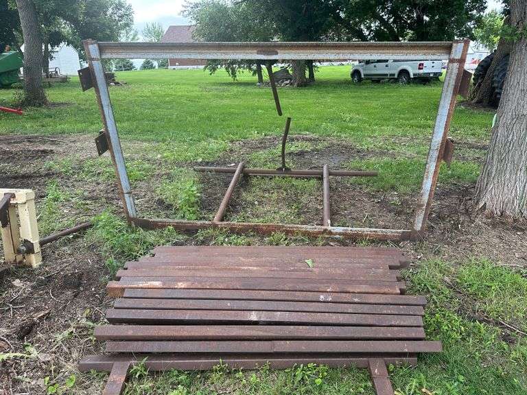 Bale Extensions for 48” Flatbed Trailer - Fragodt Auction and Real ...