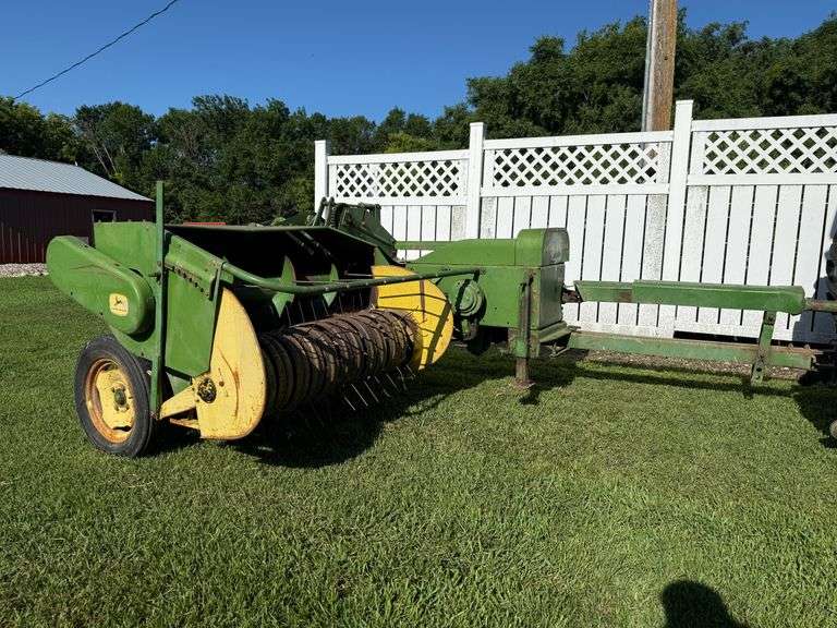 John Deere 24T Small Square Baler, In Working Order - Fragodt Auction ...