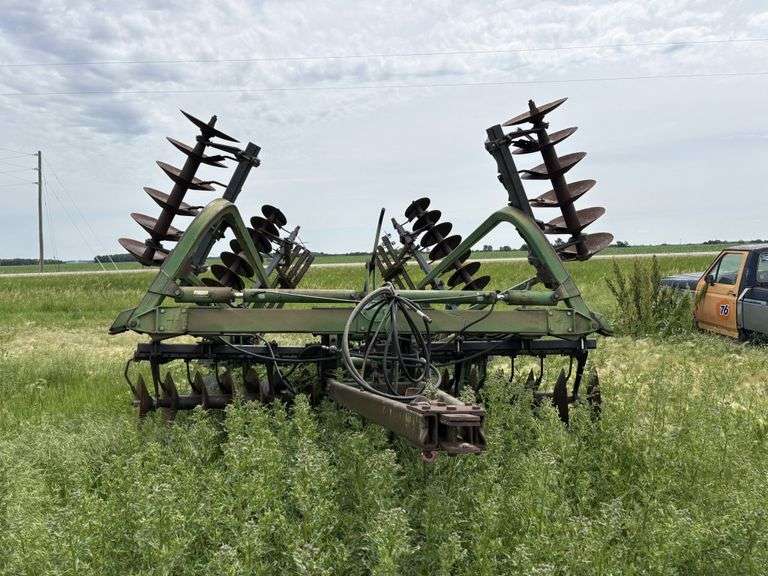 John Deere 235 Tandem Disk, 21’, with JD 3 Bar Harrow, Spring Scrapers ...
