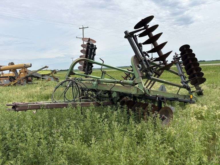 John Deere 235 Tandem Disk, 21’, with JD 3 Bar Harrow, Spring Scrapers ...