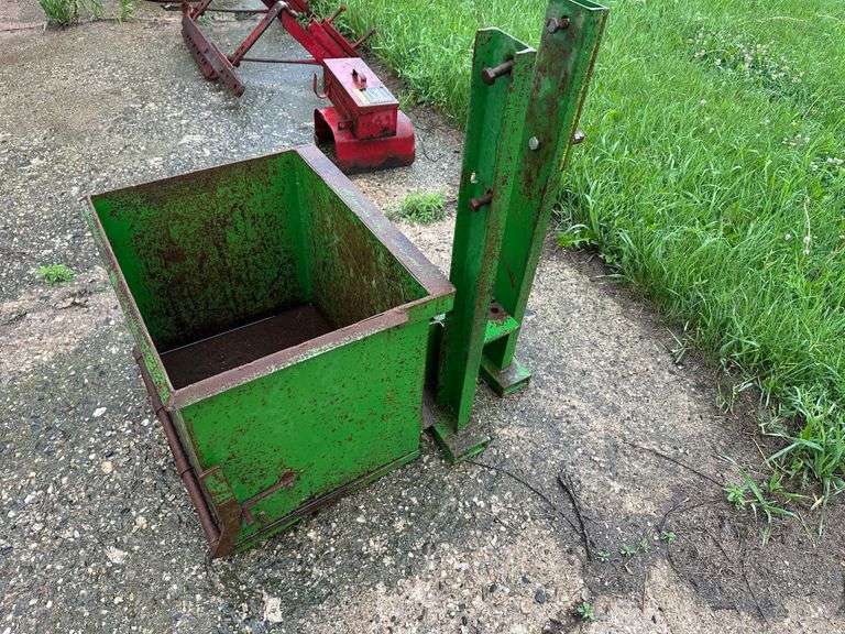 Rock Box with Mounts, 24 x 18 x 22 - Fragodt Auction and Real Estate LLC