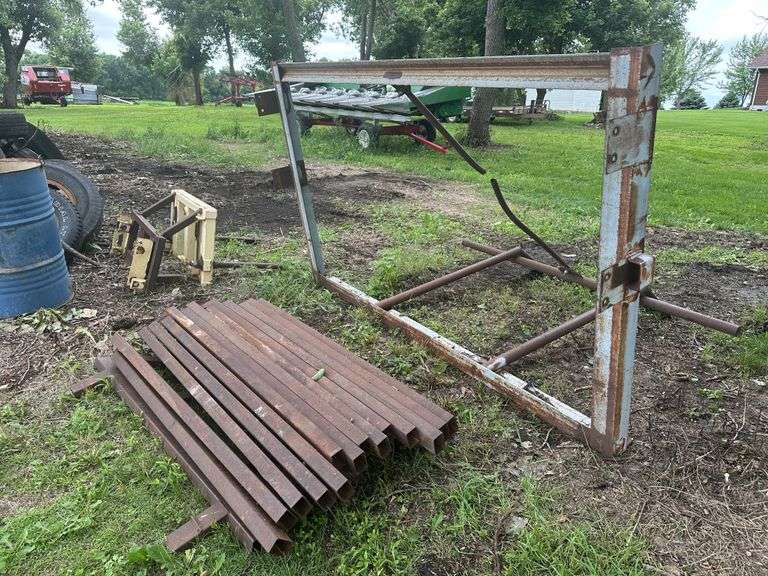 Bale Extensions for 48” Flatbed Trailer - Fragodt Auction and Real ...