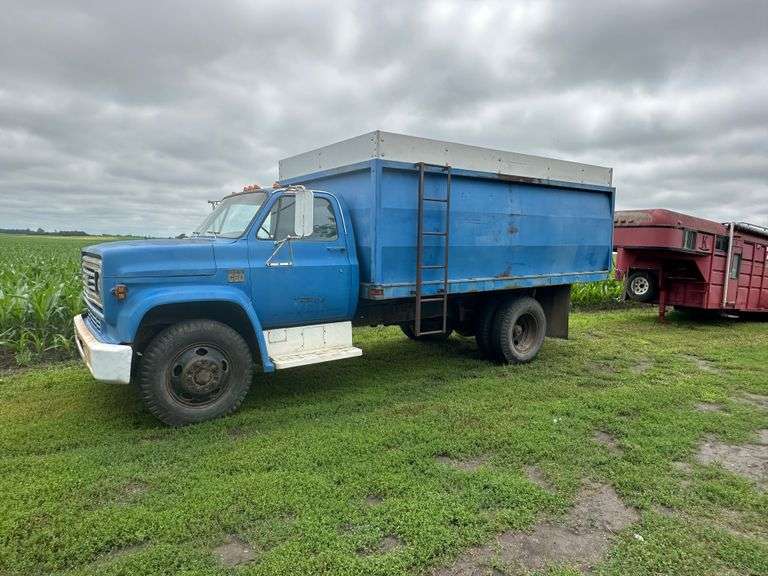 1976 Chevrolet C60 Single Axle Grain Truck, 350 V8 Engine, 5+2 ...
