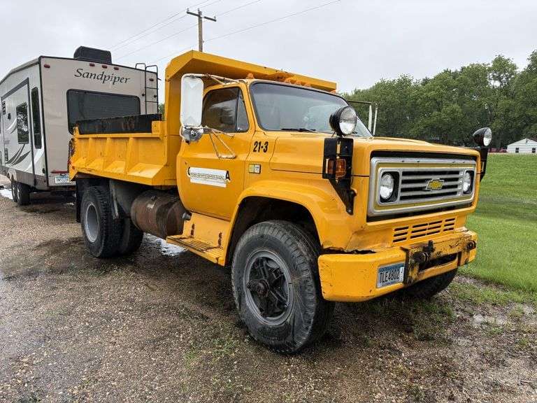 1980 Chevy C70 Dump Truck, 5+2 Trans, 427 Engine, Single Axle, Hyd ...