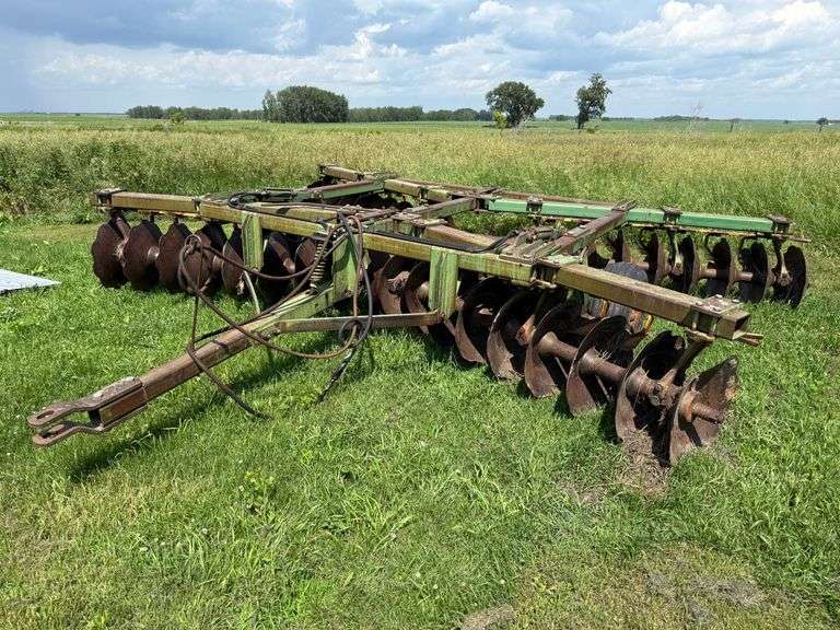 16’ John Deere Tandem Disk - Fragodt Auction and Real Estate LLC