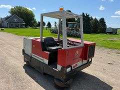 Advance Tenant 5800 Floor Sweeper with Vac for Dust Control, Ride On, 4 ...