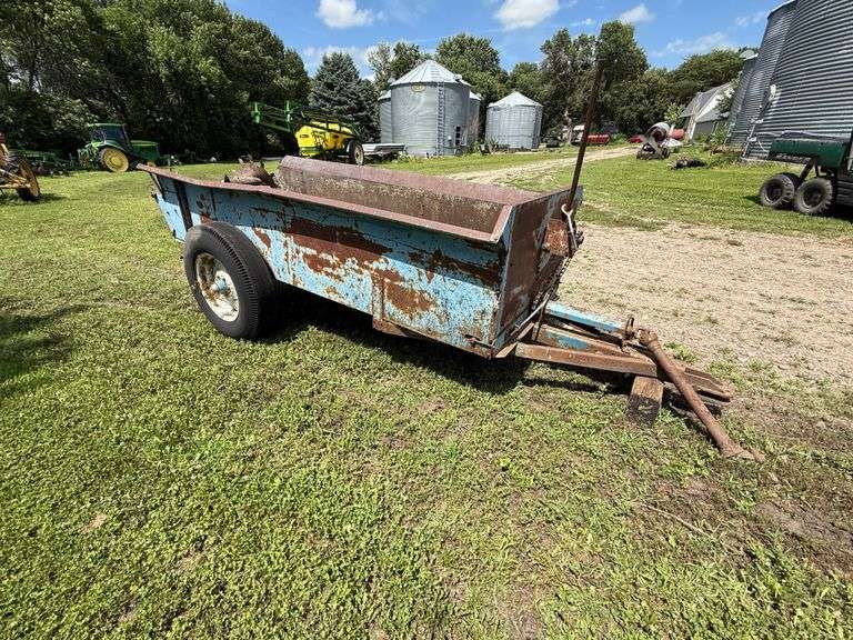 Big Blue Manure Spreader, Steel Floor, Single Beater - Fragodt Auction ...