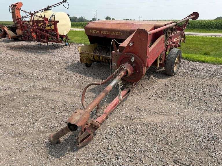 New Holland Model 271 Small Square Baler, Does Have a Broken Needle ...