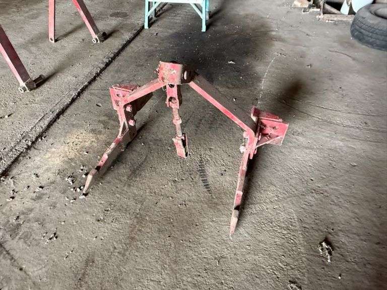 Fast Hitch Top Link Adapter for IH Tractor - Fragodt Auction and Real ...