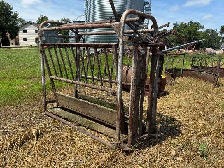 Pearson Head Gate - Fragodt Auction and Real Estate LLC