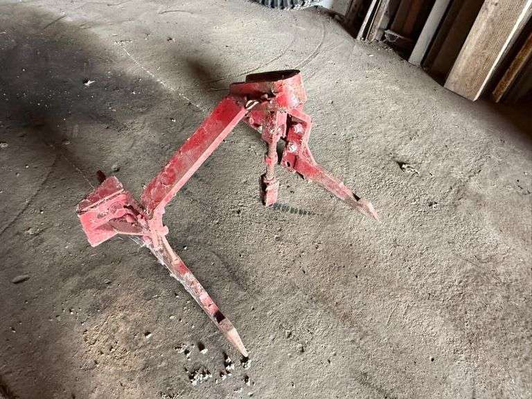 Fast Hitch Top Link Adapter for IH Tractor - Fragodt Auction and Real ...