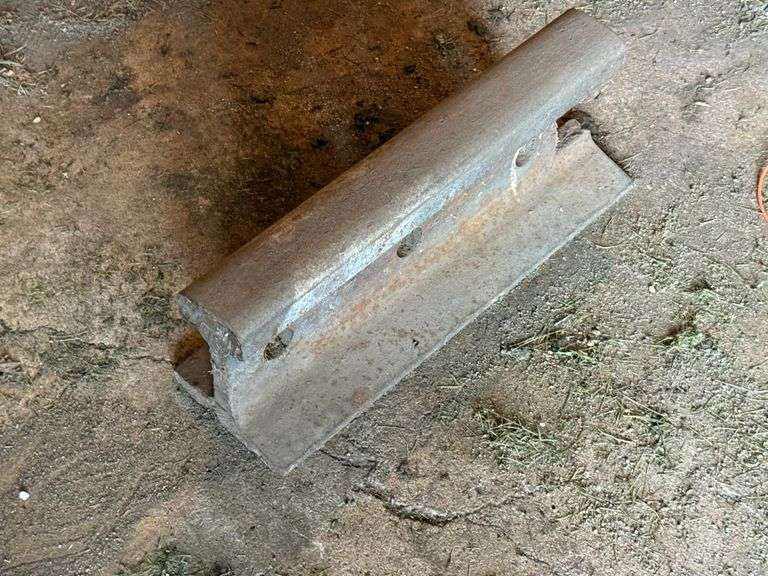 Railroad Track Used as an Anvil, 18” Long - Fragodt Auction and Real ...