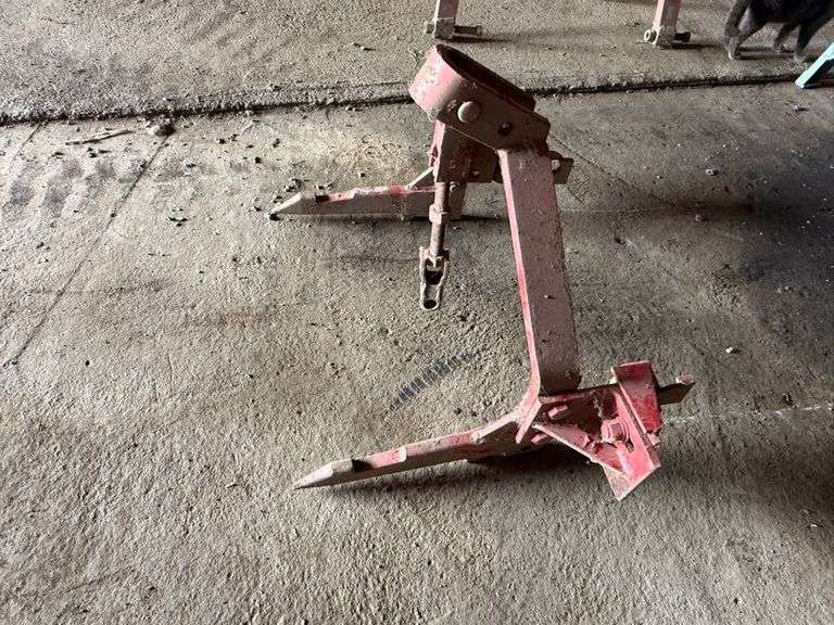 Fast Hitch Top Link Adapter for IH Tractor - Fragodt Auction and Real ...
