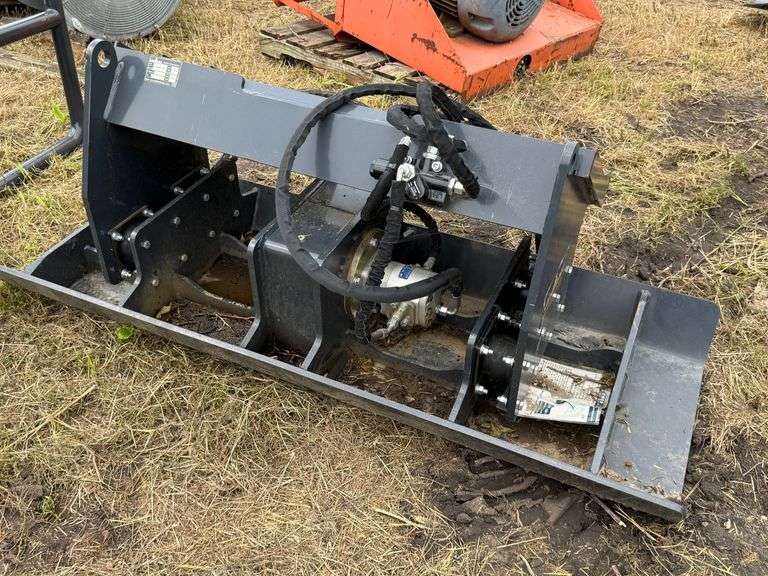Land Honor Heavy Duty Vibrating Plate Packer - Fragodt Auction and Real ...