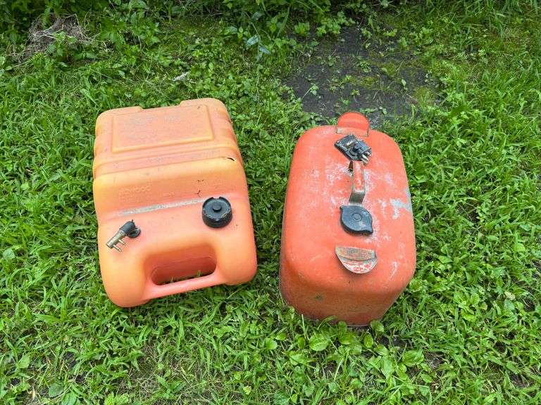 (2) Boat Gas Tanks, 1 has a hole in it, Buying All for One Money ...