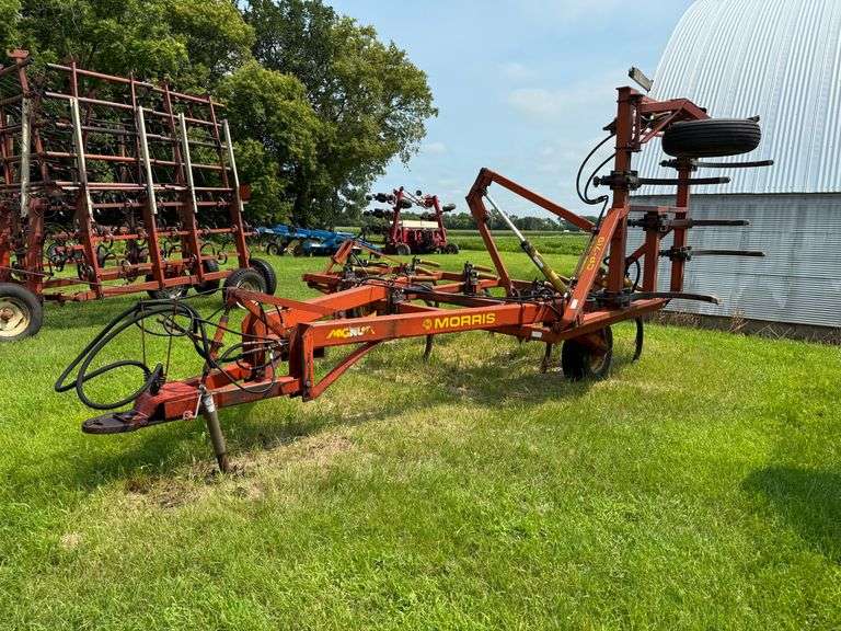 Morris Magnum CP719 19’ Chisel Plow, SN: 1668 - Fragodt Auction and ...