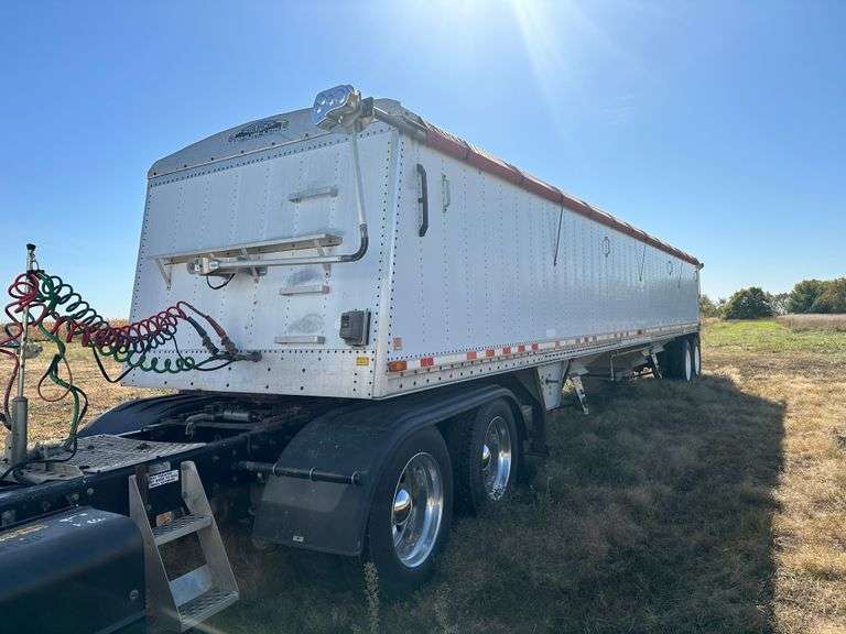 1988 Chamberlain Grain Trailer, 11R24.5 Tires, 40.5' Box, Shurlock ...