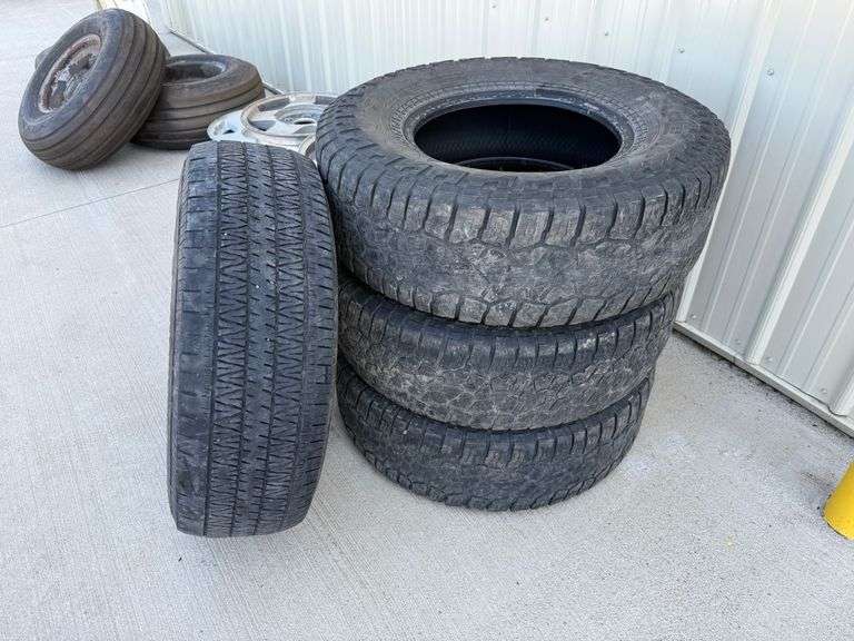 (3) Used Falken Wildpeak 265/75R16 Tires and (1) Used Firestone P265 ...