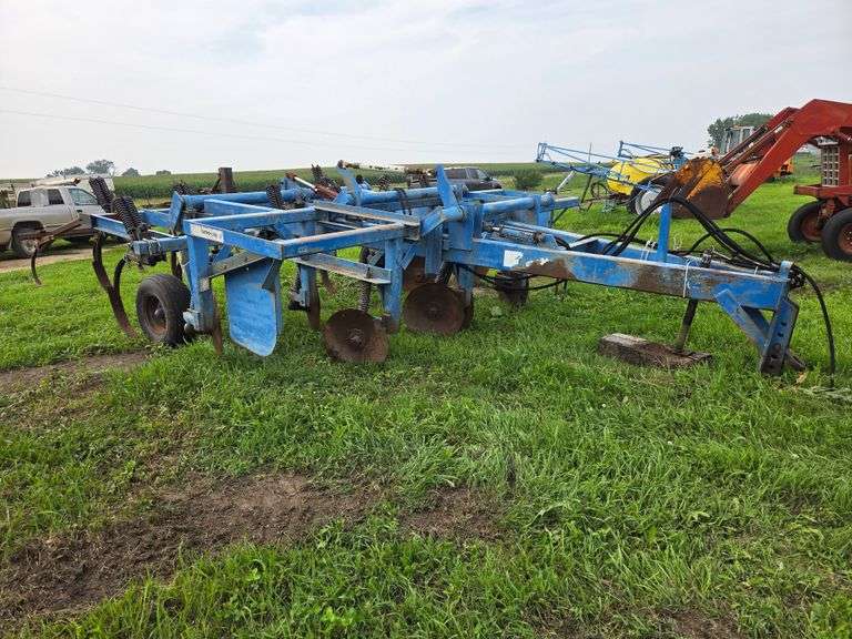 DMI Ripper, 14’ with Leveler - Fragodt Auction and Real Estate LLC