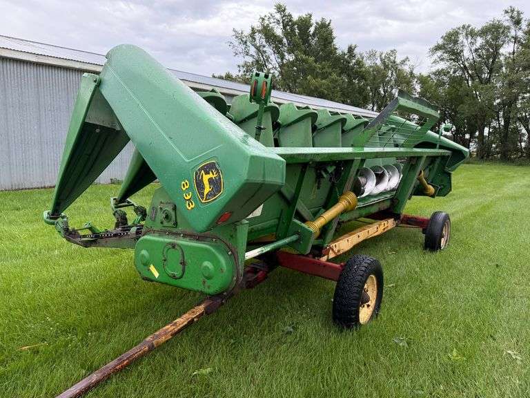 John Deere 893 Corn Head, 8R30, 1 Year Ago: New Chains, Cast Chain ...
