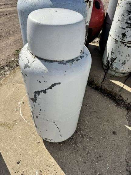 33 Gallon LP Tank - Fragodt Auction and Real Estate LLC