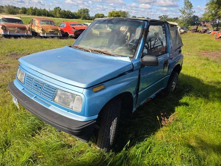 1995 Geo Tracker, 4x4, Plymouth Frame *Has Title* - Fragodt Auction and ...