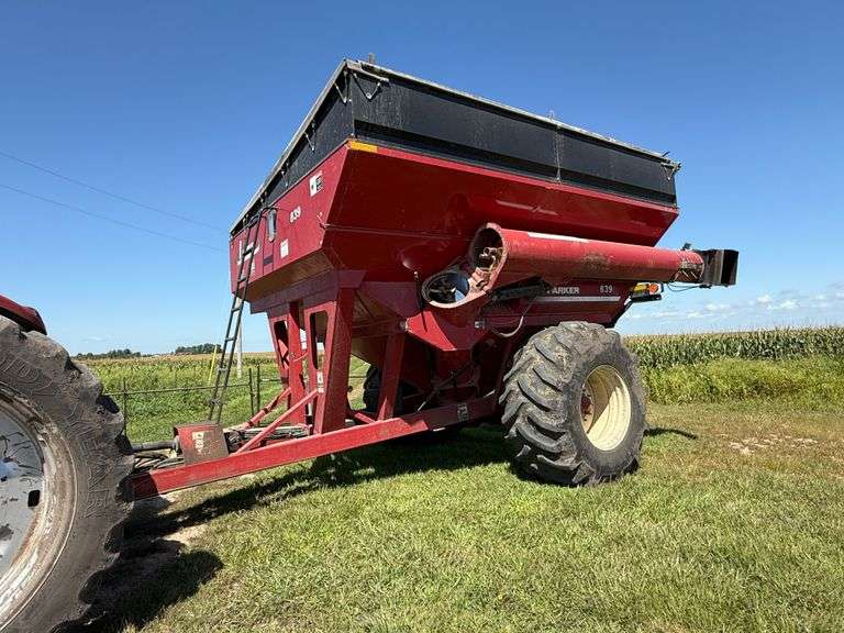 2013 Parker 839 Grain Cart, Left Front Discharge, 16” Auger, Roll Tarp ...