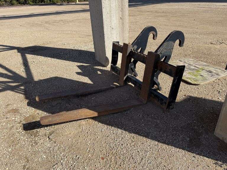 Set of Pallet Forks, Came off a CAT 930 Payloader, 54” Forks - Fragodt ...