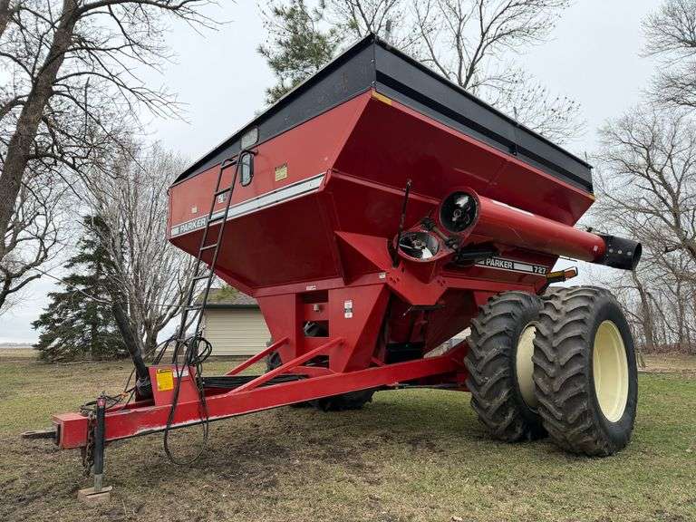 Parker 727 Grain Cart, 18” Corner Unload Auger, 18.4R38 Duals, Roll ...