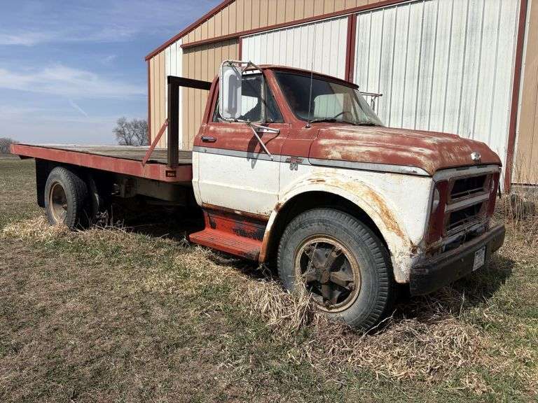 1967 Chevy C60 Single Axle Truck, 5+2 Trans, V8, 9.00-20 On Spokes, 14 ...