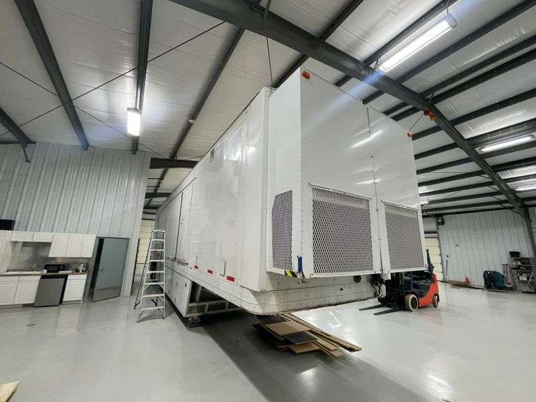 1983 47ft trailer, single expando as-is 8.5ft Wide X 47ft Long. (Plus ...