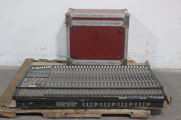 Mackie 8-Bus 32-Channel Mixing Console w/ Mackie 220-Watt Power Supply ...