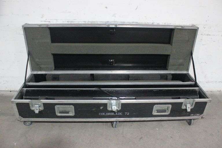 Color Kinetics ColorBlaze 72 LED Batten Light in Wheeled Hard Case ...