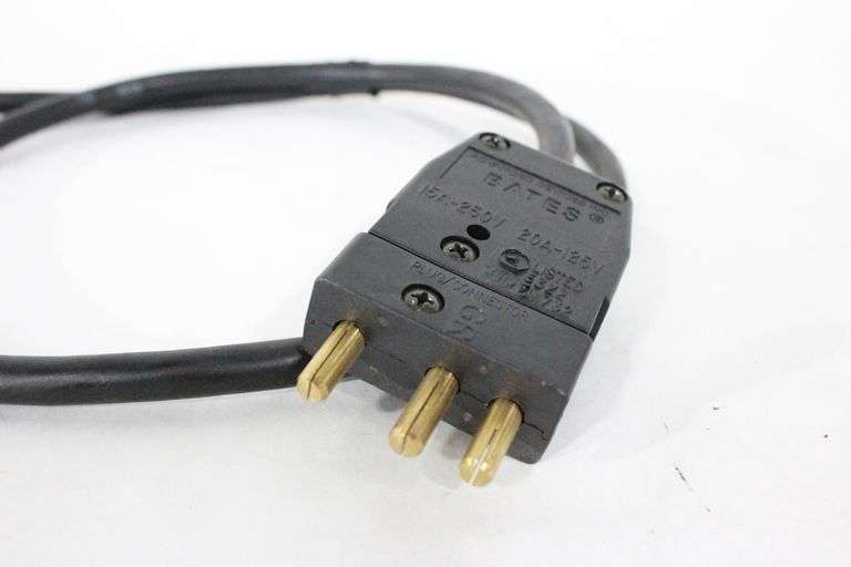3' - 15A 250V/20A 125V Stage Pin (Male) to powerCON Connector Cable ...