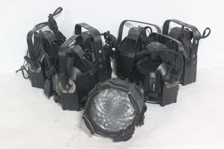 (7) ETC Source Four 750W Par Can Lights w/ Spare (8) Barndoors and ...