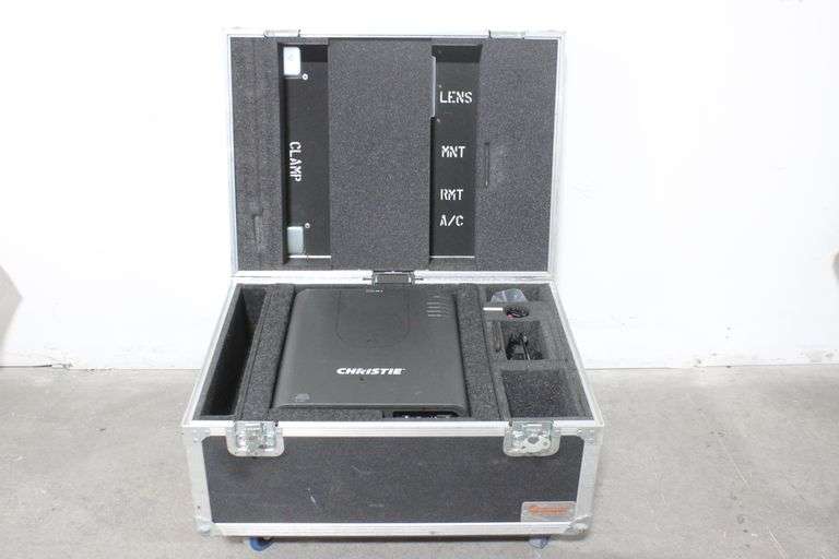Christie LHD700 7,000 Lumens 3LCD Projector w/ Mounting Hardware ...