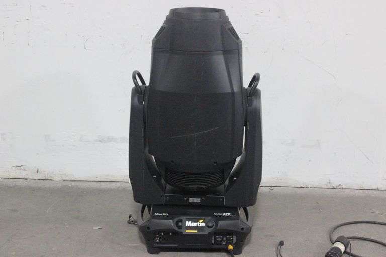Martin Mac III Performance 1500W Moving Head Light (1867 Fixture Hours ...