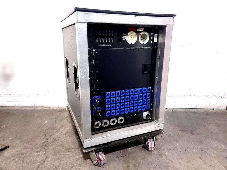 20-Channel XLR Patch Panel & Breaker Box in 15RU Wheeled Rack Case ...
