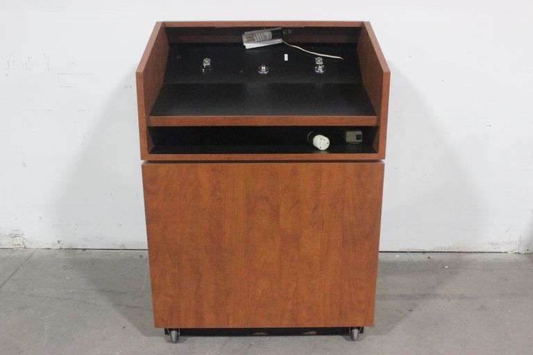 Executive Podium w/ Adjustable Hydraulic Riser In Wheeled Hard Case ...