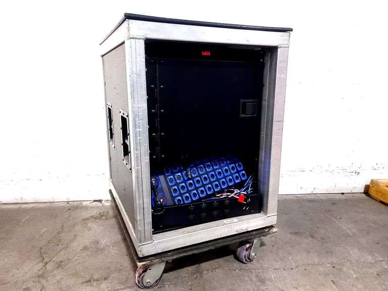 20-Channel XLR Patch Panel & Breaker Box in 15RU Wheeled Rack Case ...