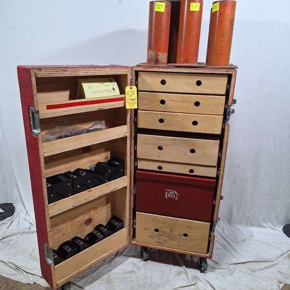 LA MAITRE; PYRO CASE, WITH ACCESSORIES LE FLAME, (7) BASE UNITS ...