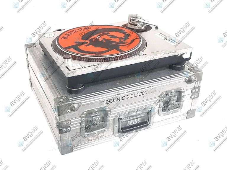 Technics SL-1200MK2 Quartz Synthesizer Direct-Drive Turntable in Hard ...