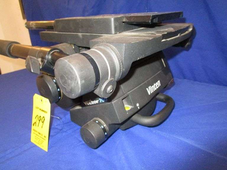 Vinten Vector 700 Fluid Head w/ Arms - Joseph Finn Co., Inc.