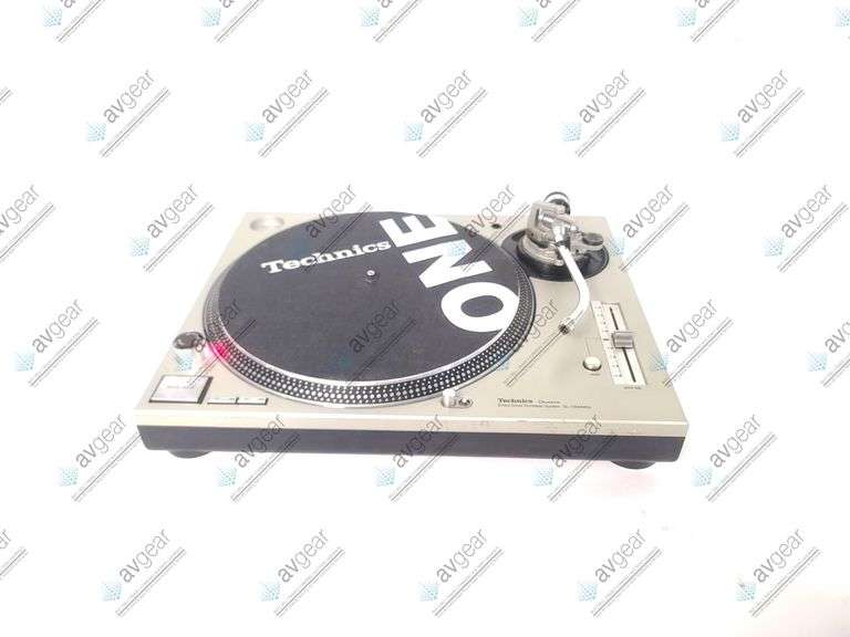 Technics SL-1200MK5 Quartz Synthesizer Direct-Drive Turntable in Hard ...