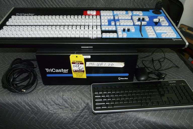 Newtek Tricaster TCXD8000 Switcher with 8000 Control Surface; Keyboard ...