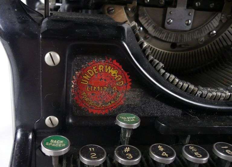 UNDERWOOD TYPEWRITER - Gardner Galleries