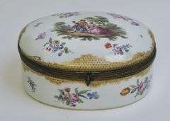 HOCHST PORCELAIN BOX - Gardner Galleries