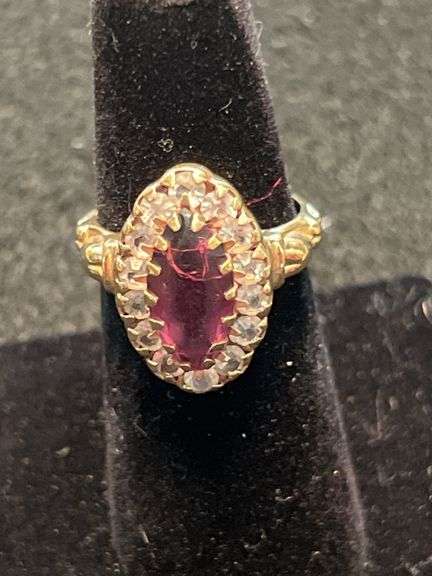 10k ring size 7 - Gary Realty & Auction
