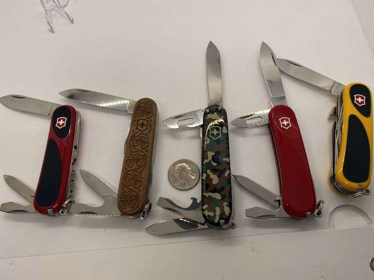 5 victorinox knives - Gary Realty & Auction