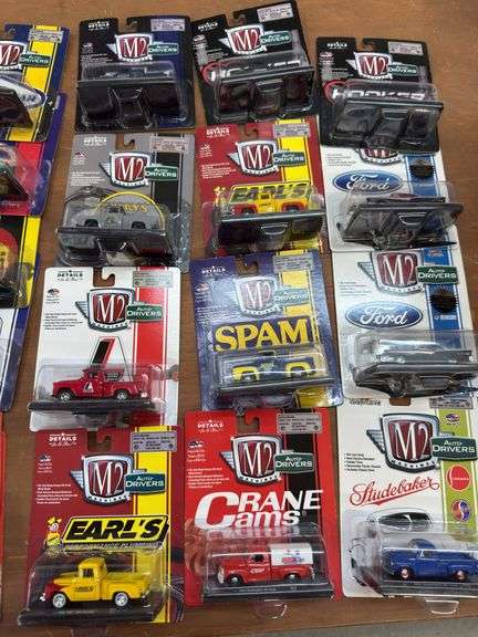 Assorted small die cast cars - Gary Realty & Auction